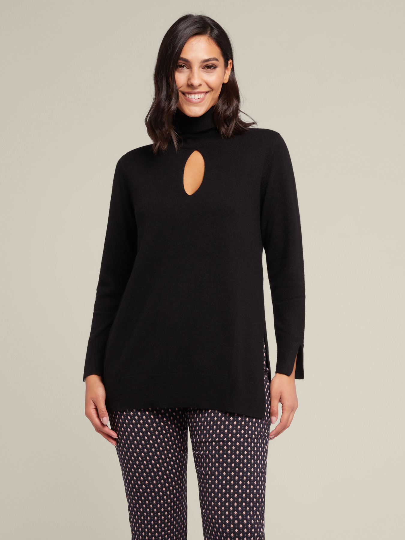 Maglia a collo alto in filati pregiati